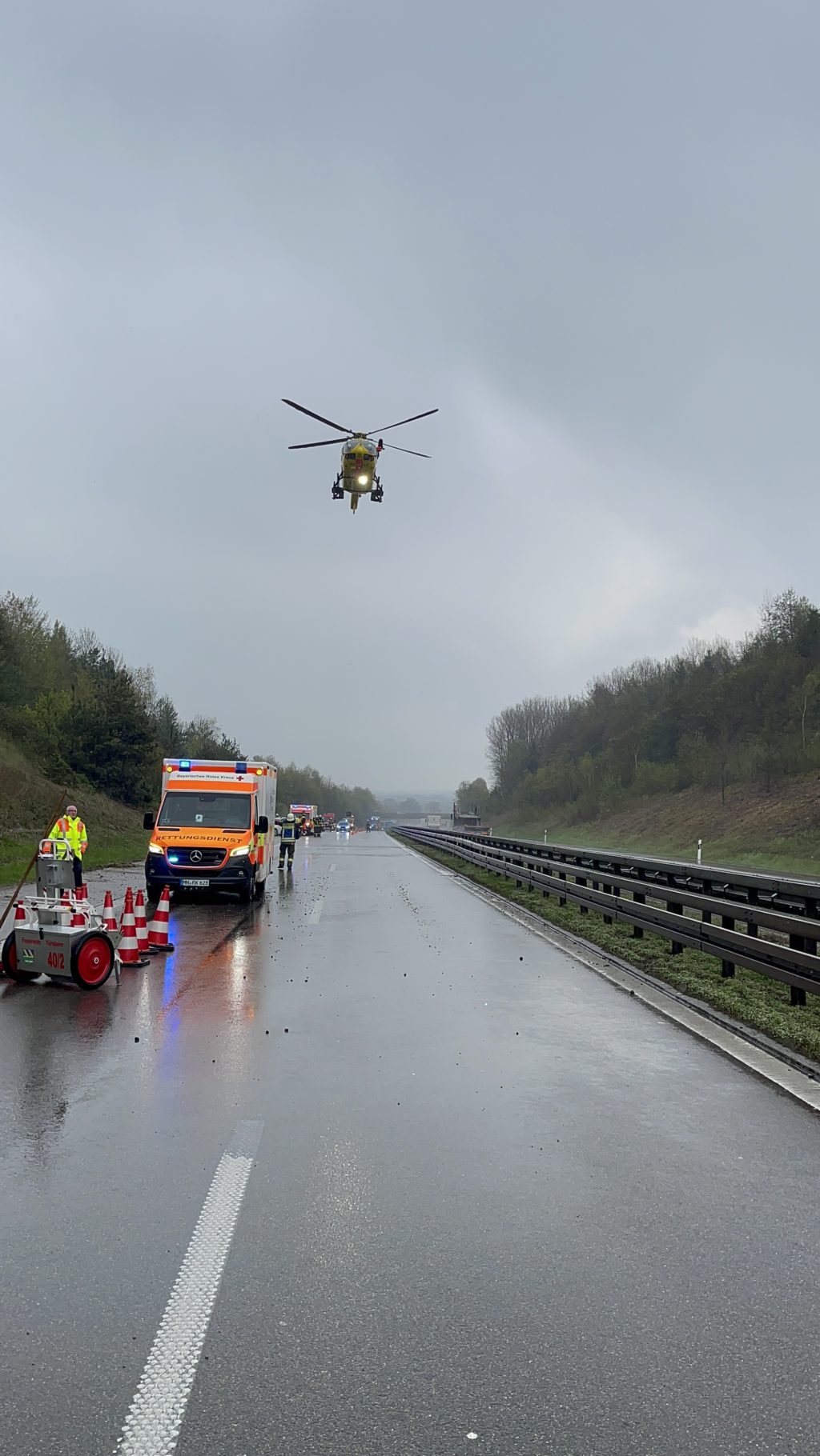 Bilder zum Einsatz THL 1 VU klein am 02.05.2023 – Freiwillige Feuerwehr ...